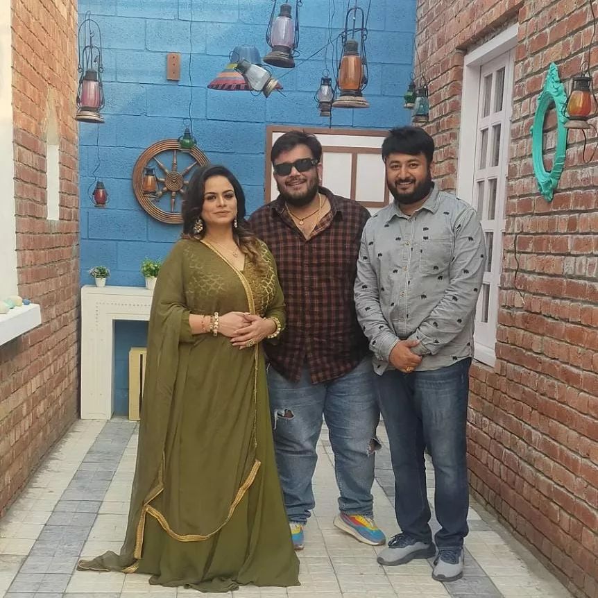 REAL PICTURE LOCATION